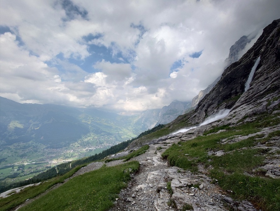 はじめてのスイス旅行 2025夏：⑧グリンデルワルト三日目はユングフラウヨッホ観光＆アイガートレイル: Happy早期退職